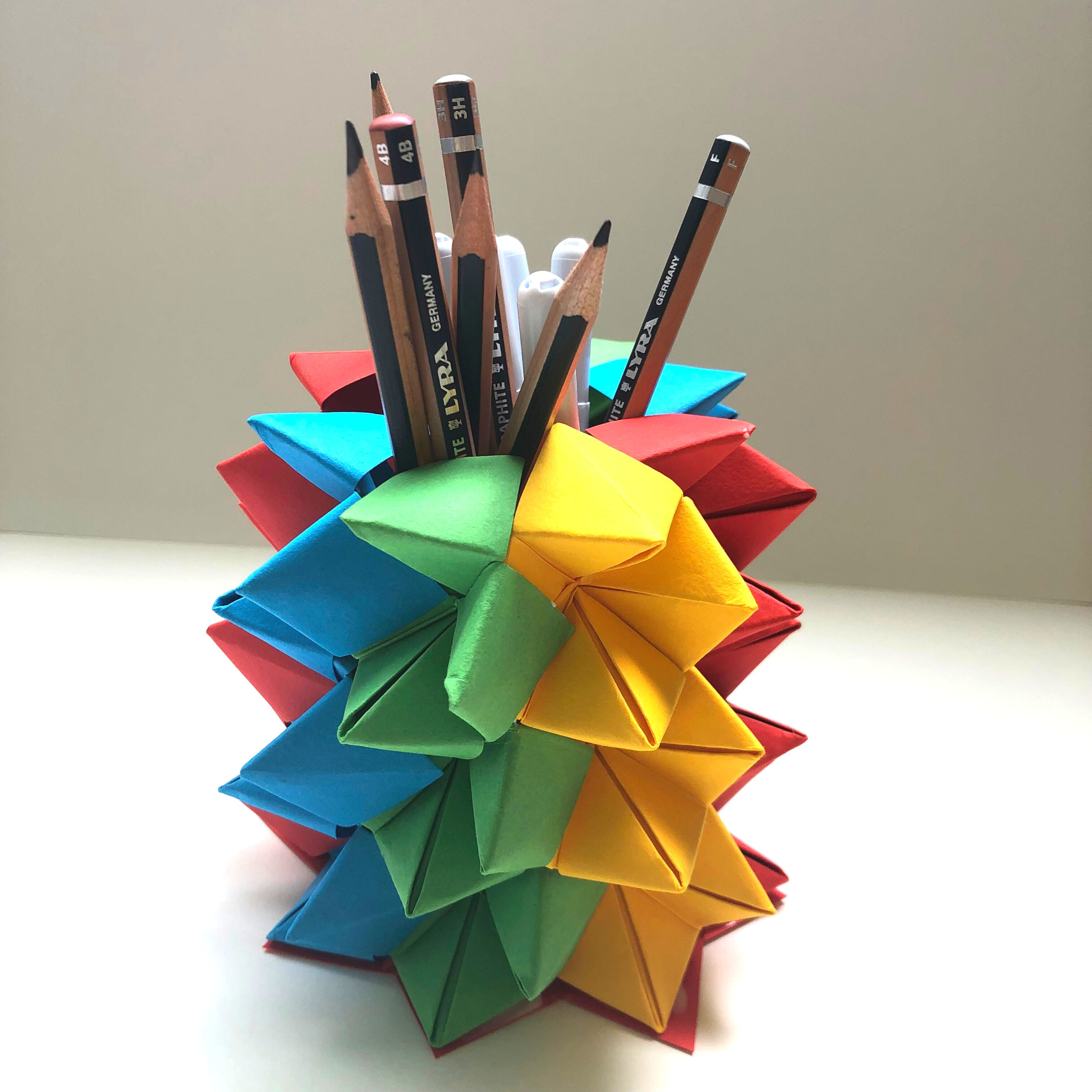 Create a paper pencil pot | Canson®